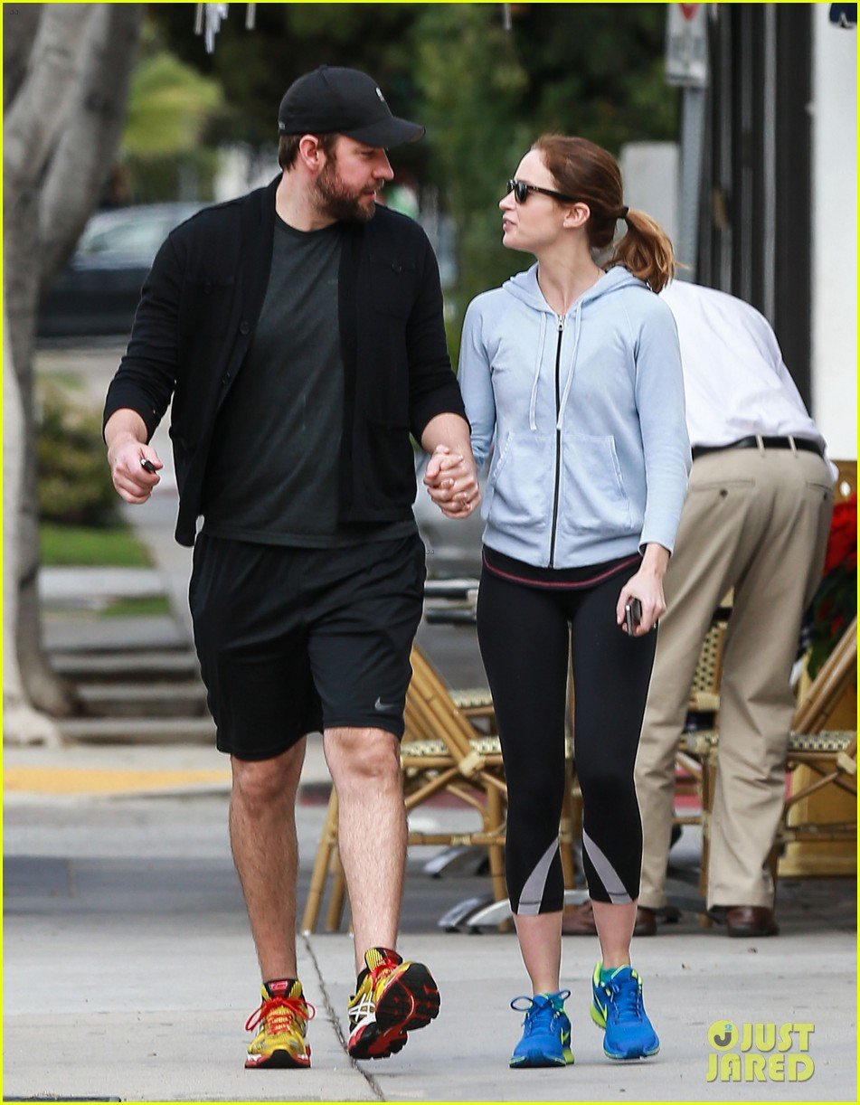 Emily Blunt Lets Her Daughter Hazel 'Do Her Own Thing': Photo 3265506 ...