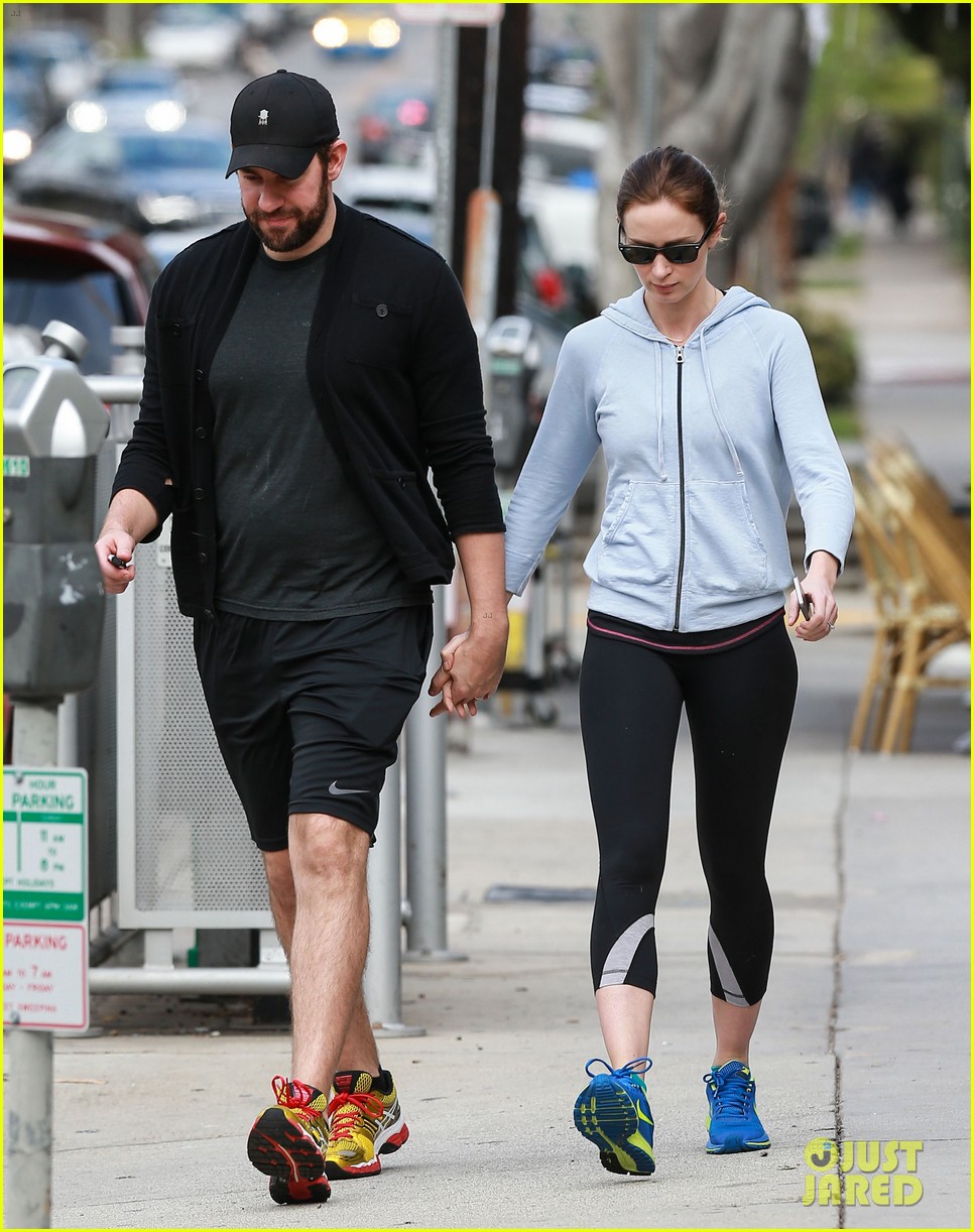 Emily Blunt Lets Her Daughter Hazel 'Do Her Own Thing': Photo 3265517 ...