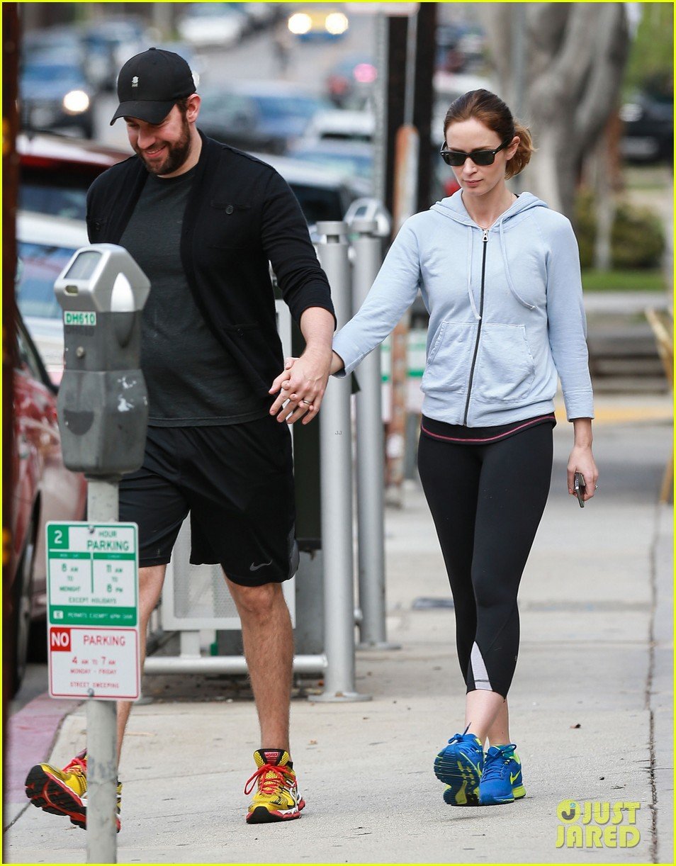 Emily Blunt Lets Her Daughter Hazel 'Do Her Own Thing': Photo 3265518 ...