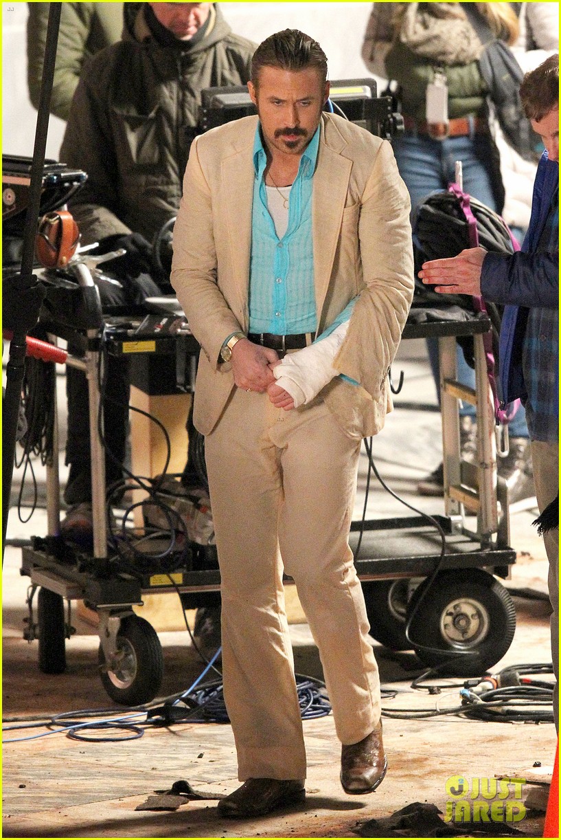 Soakin' Wet Ryan Gosling Heats Up a Freezing Cold Pool For 'Nice Guys ...