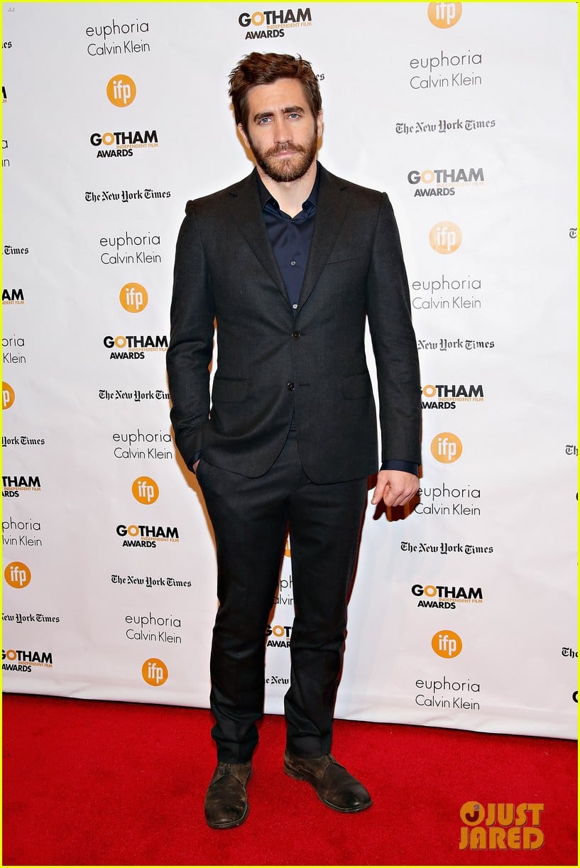 Jake Gyllenhaal Covers Up His Body After 'Southpaw' Shirtless Photo ...