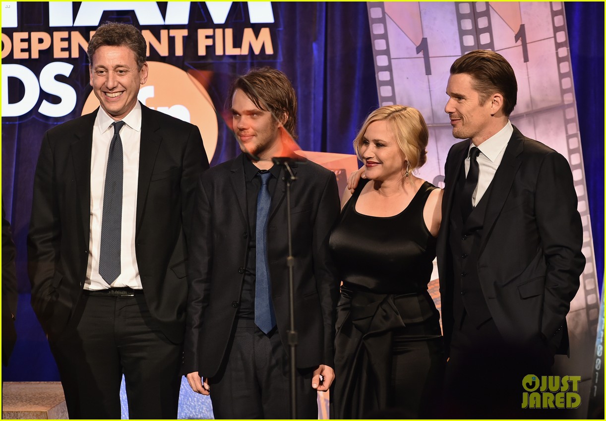 Ethan Hawke & 'Boyhood' Cast Score Independent Film Audience Award at ...
