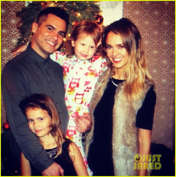 Jessica Alba & Jaime King Celebrate Christmas Together Again!: Photo ...