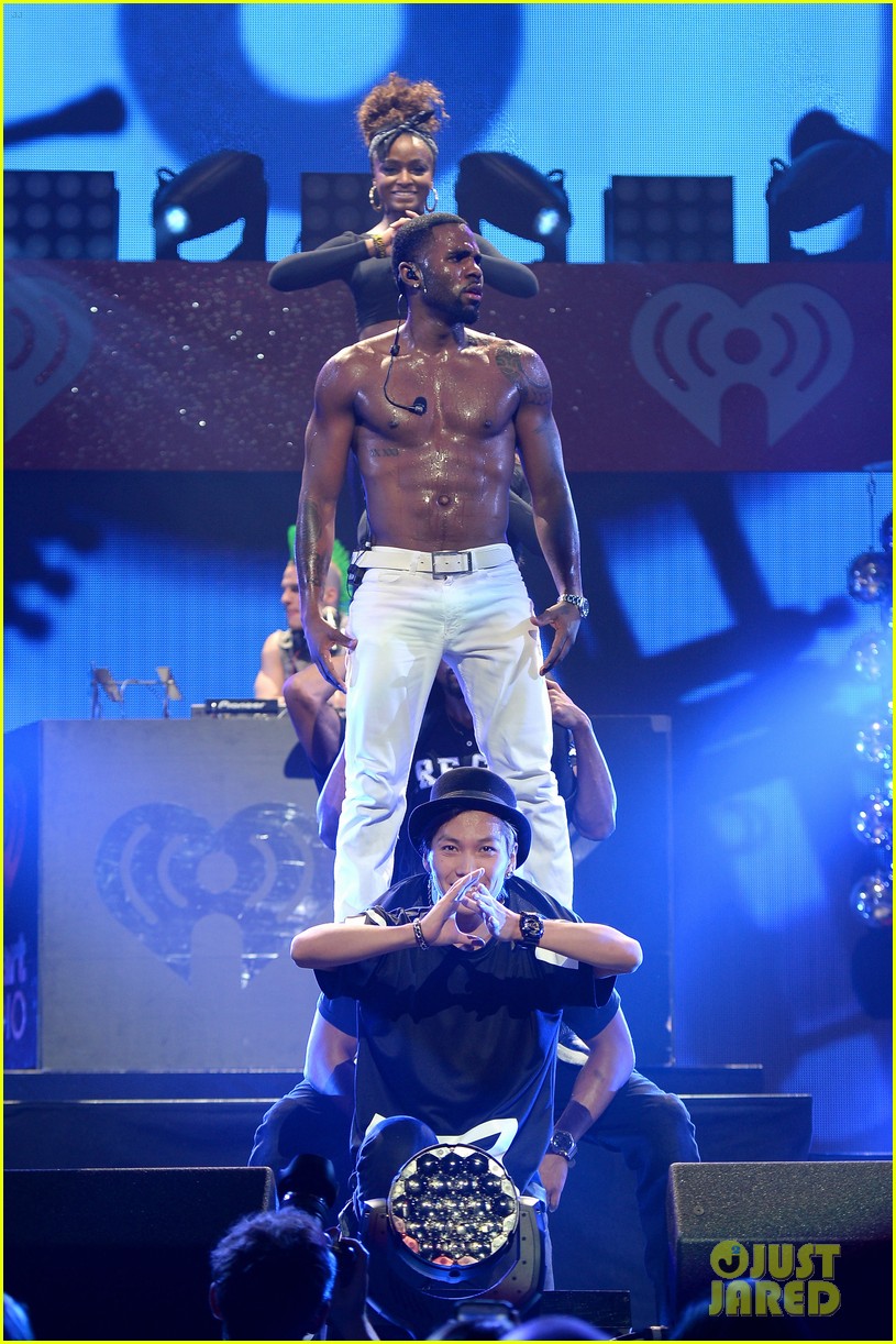 Jason Derulo's Shirtless & Sweaty Abs Made a Splash at Y100's Jingle Ball!: Photo 3267183 ...