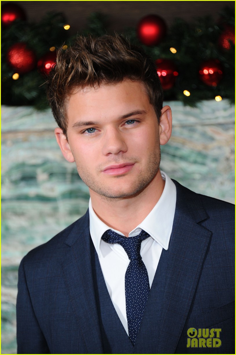 Photo: jeremy irvine pairs blue eyes blue suit 05 | Photo 3263615 ...