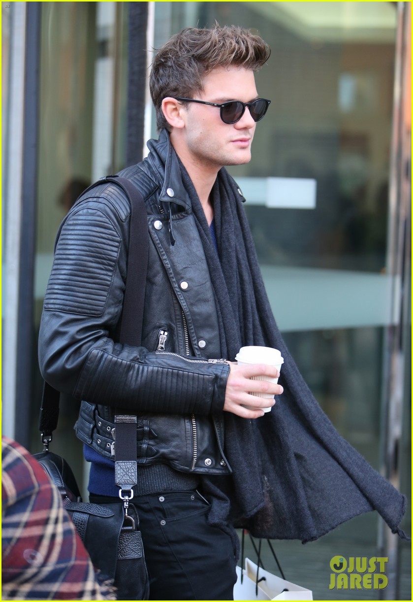 Photo: jeremy irvine pairs blue eyes blue suit 15 | Photo 3263625 ...