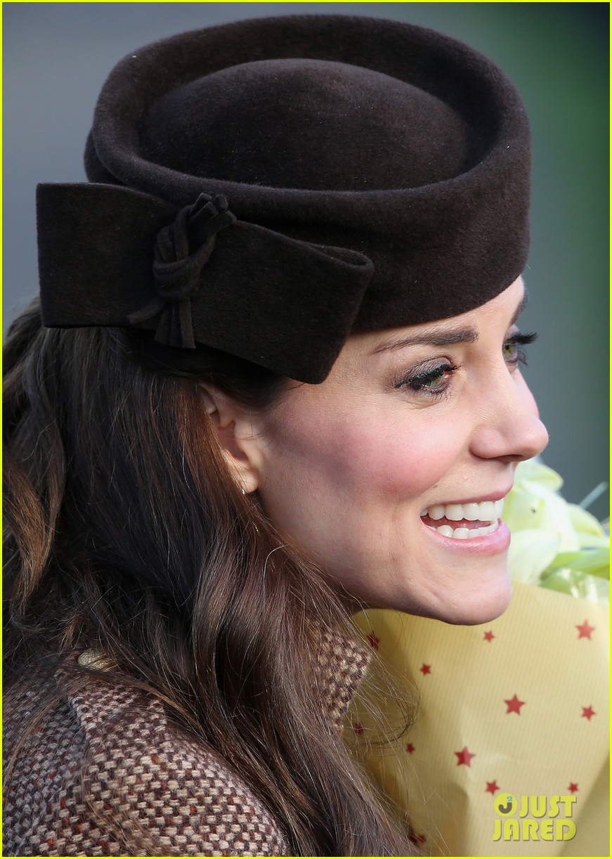 Kate Middleton & Prince Harry Kick Off Christmas with Church: Photo ...