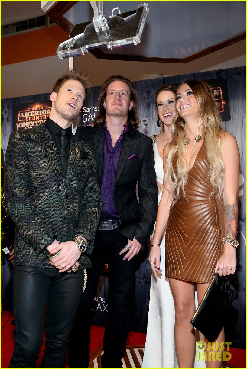 Lady Antebellum & Florida Georgia Line Make It a Group Affair at ...