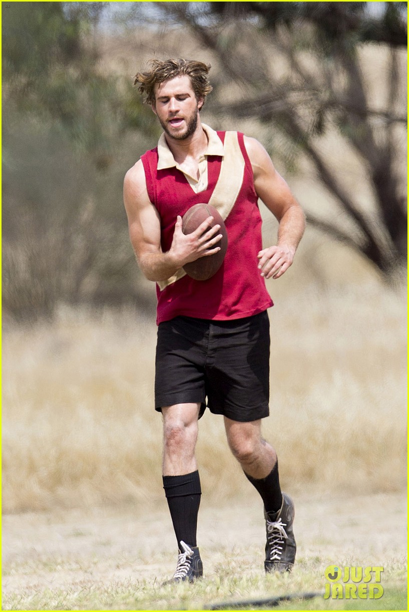 Liam Hemsworth's Muscles Sure Are Eye Candy for Kate Winslet!: Photo ...