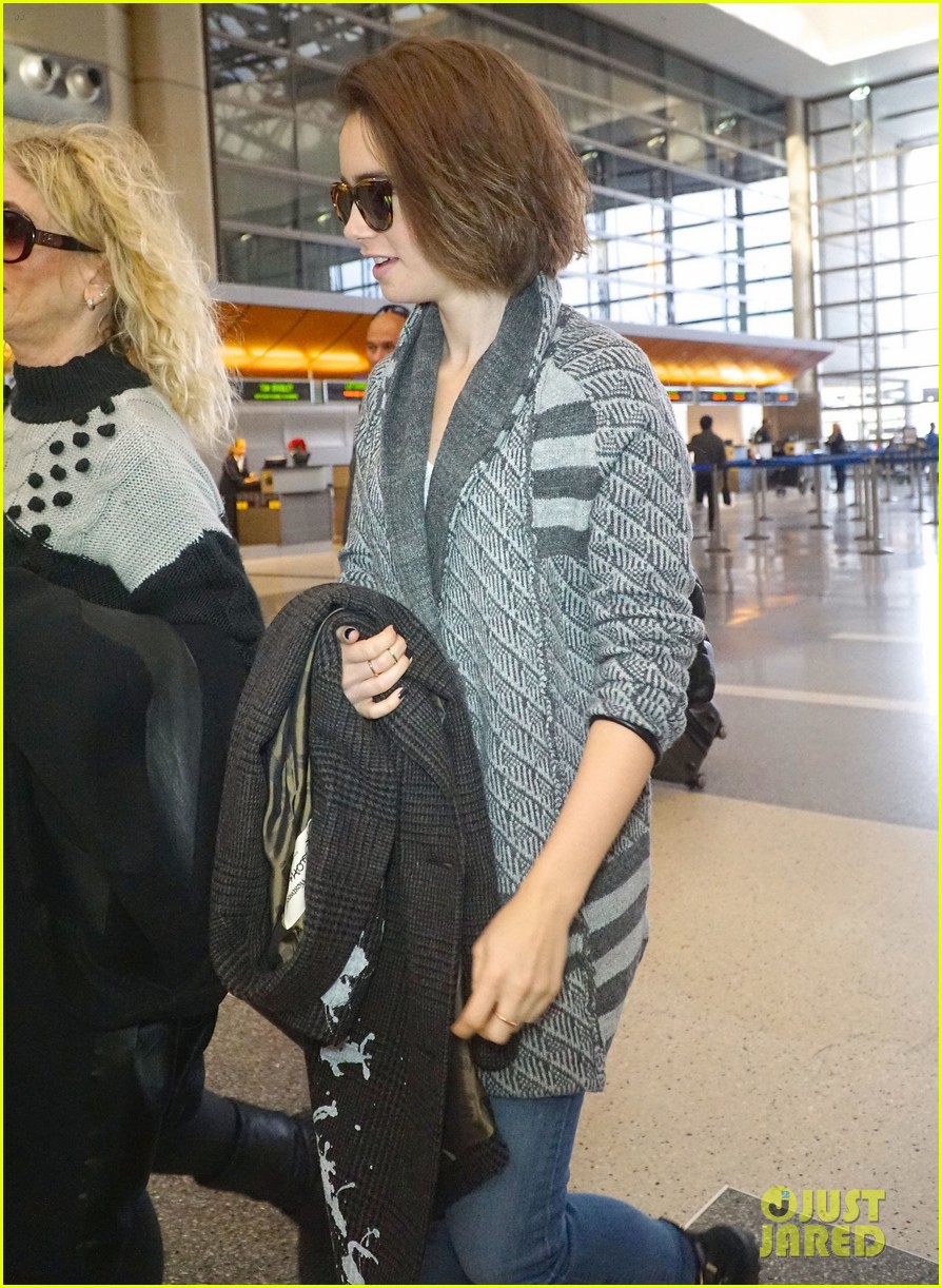 Lily Collins & Mom Jill Jet Off For Holiday Season: Photo 3265701 ...