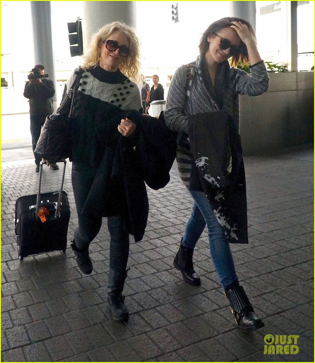 Lily Collins & Mom Jill Jet Off For Holiday Season: Photo 3265702 ...