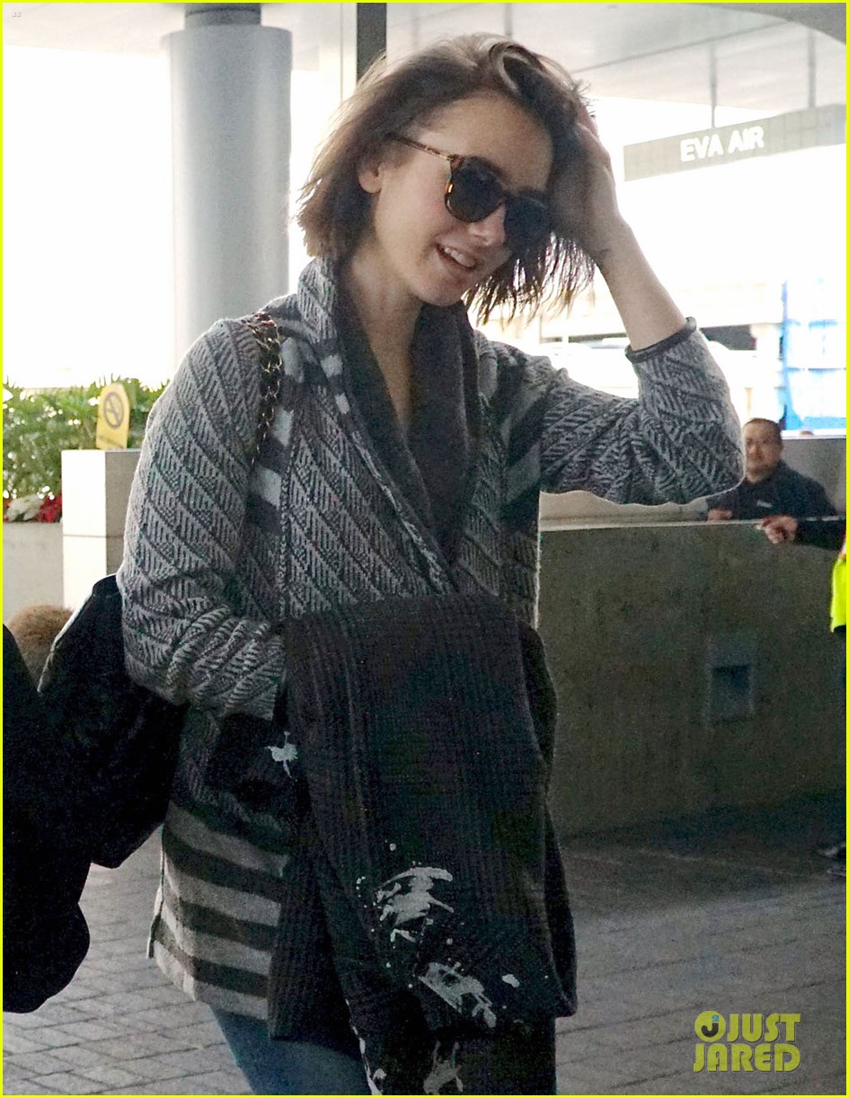 Lily Collins & Mom Jill Jet Off For Holiday Season: Photo 3265703 ...