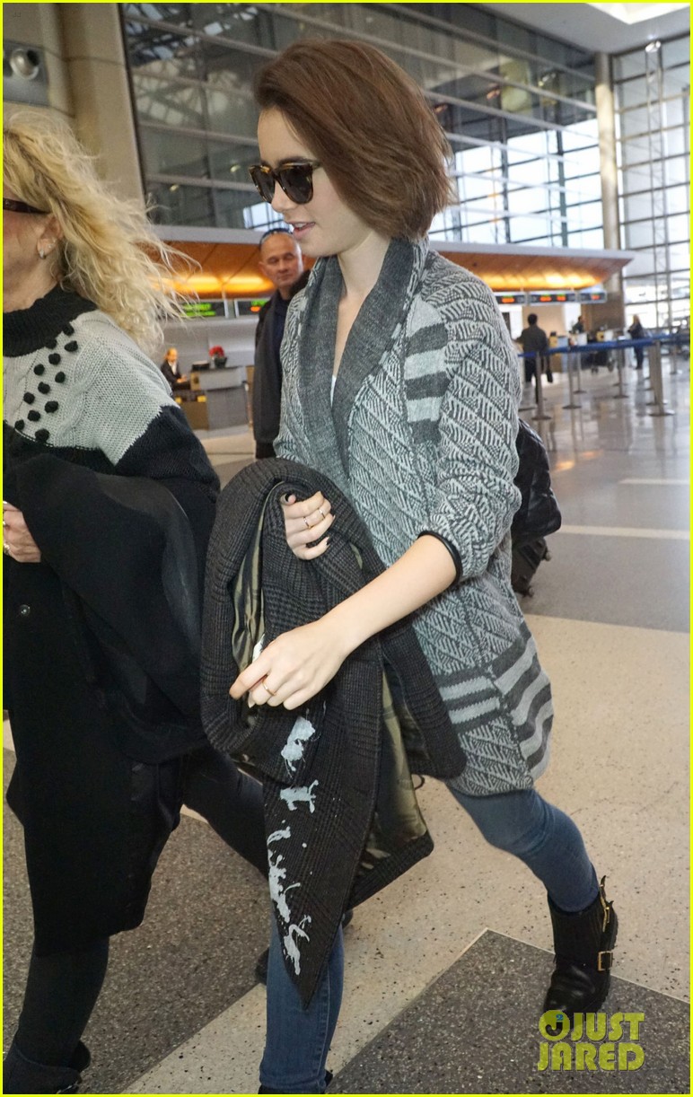 Lily Collins & Mom Jill Jet Off For Holiday Season: Photo 3265704 ...