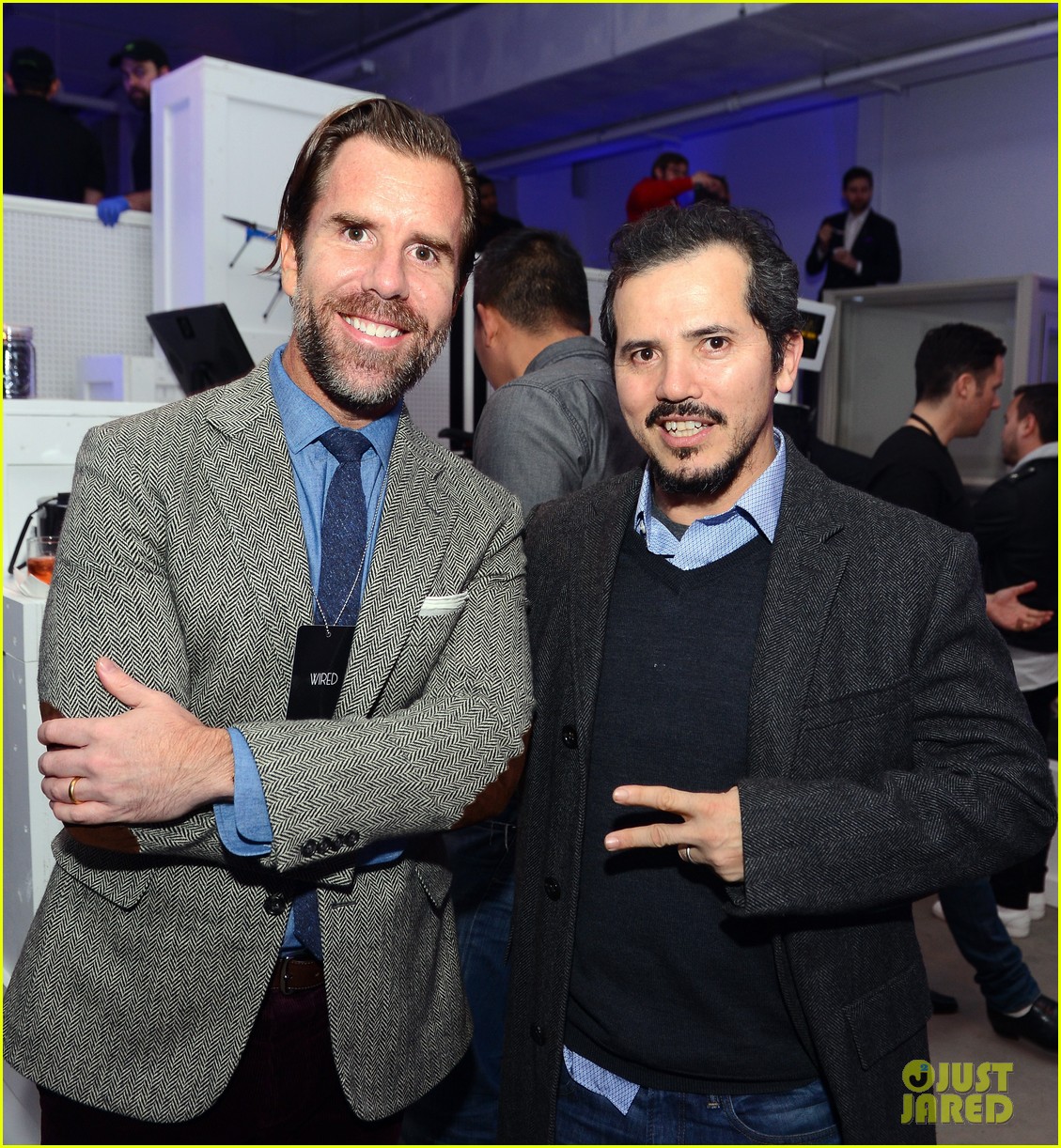 Ben McKenzie Helps 'Wired' Mag Celebrate 10th Annual Store!: Photo ...