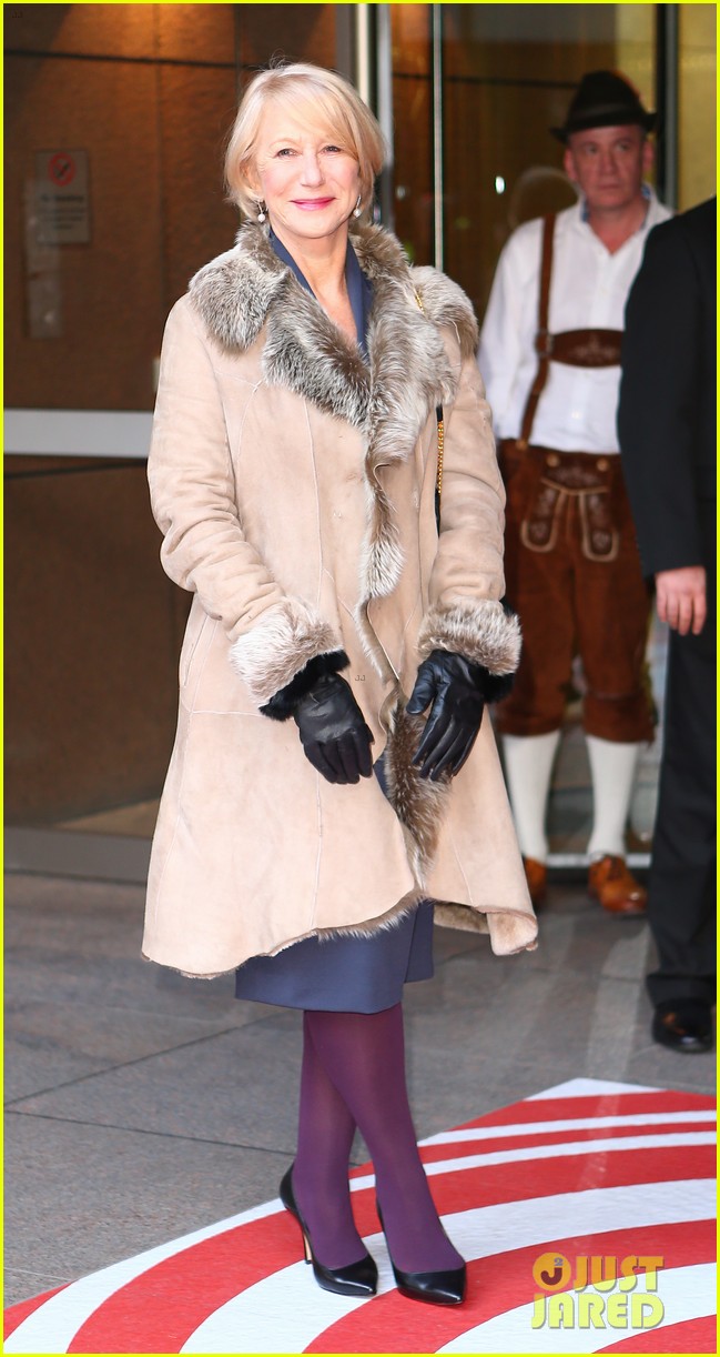 Helen Mirren Posed with These Drag Queen Nuns & the Photos Are Great ...