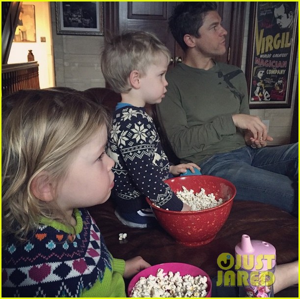 Neil Patrick Harris' Kids Sing 'Jingle Bells' & It's So, So Cute ...