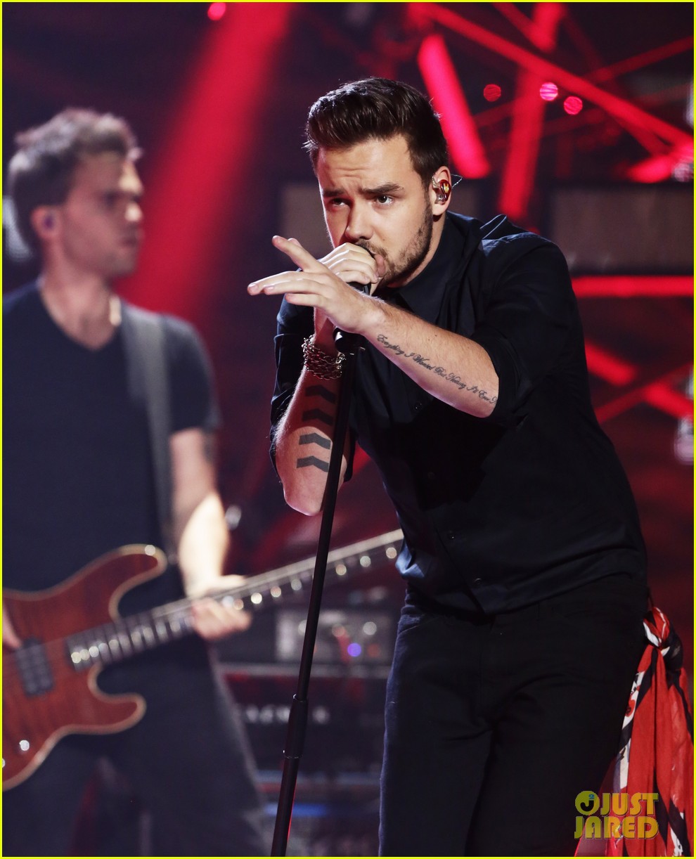 One Direction Perform With Ronnie Wood on 'X Factor UK' Final (Video ...
