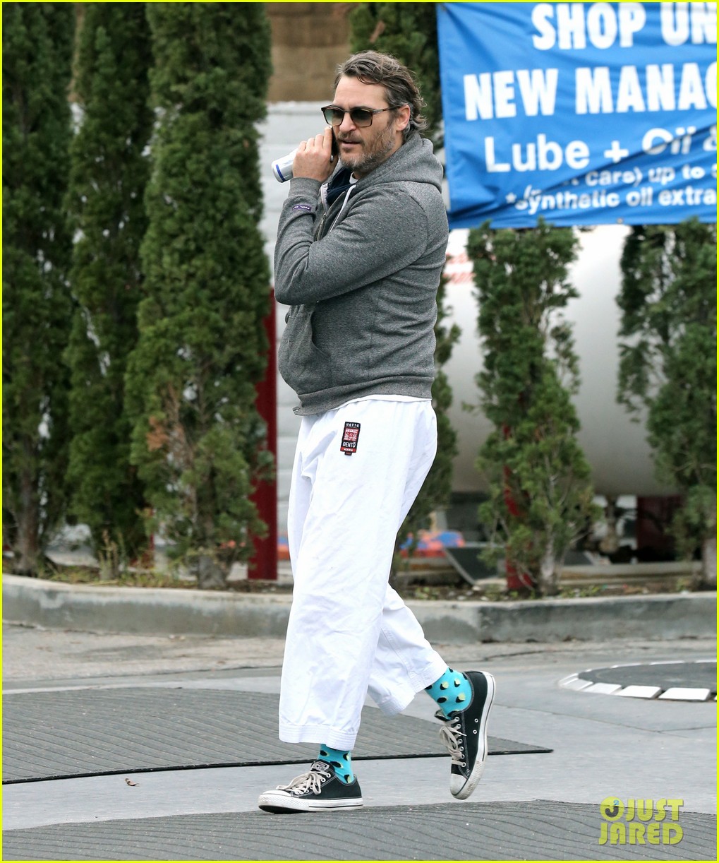 Joaquin Phoenix Gets Support From Jessica Chastain & Kate Mara in His ...