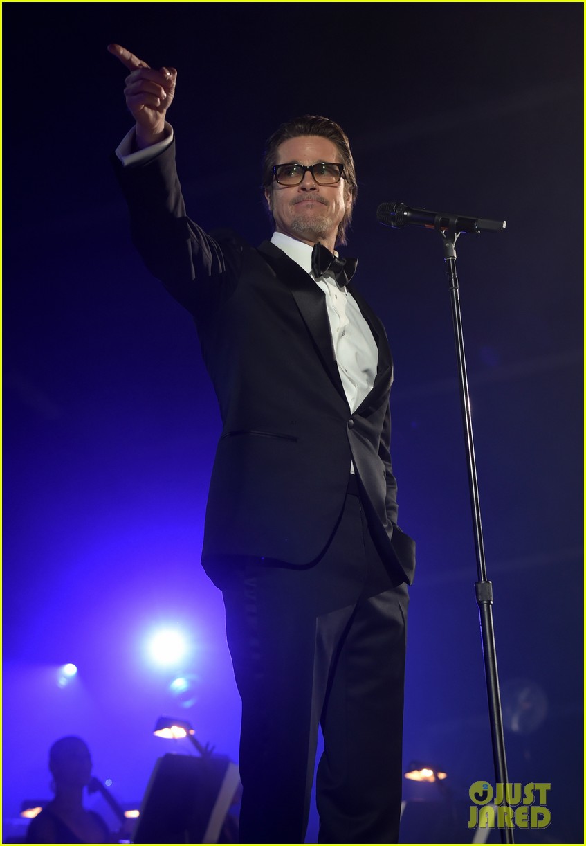 Brad Pitt Introduces Rihanna's Performance at Inaugural Diamond Ball ...