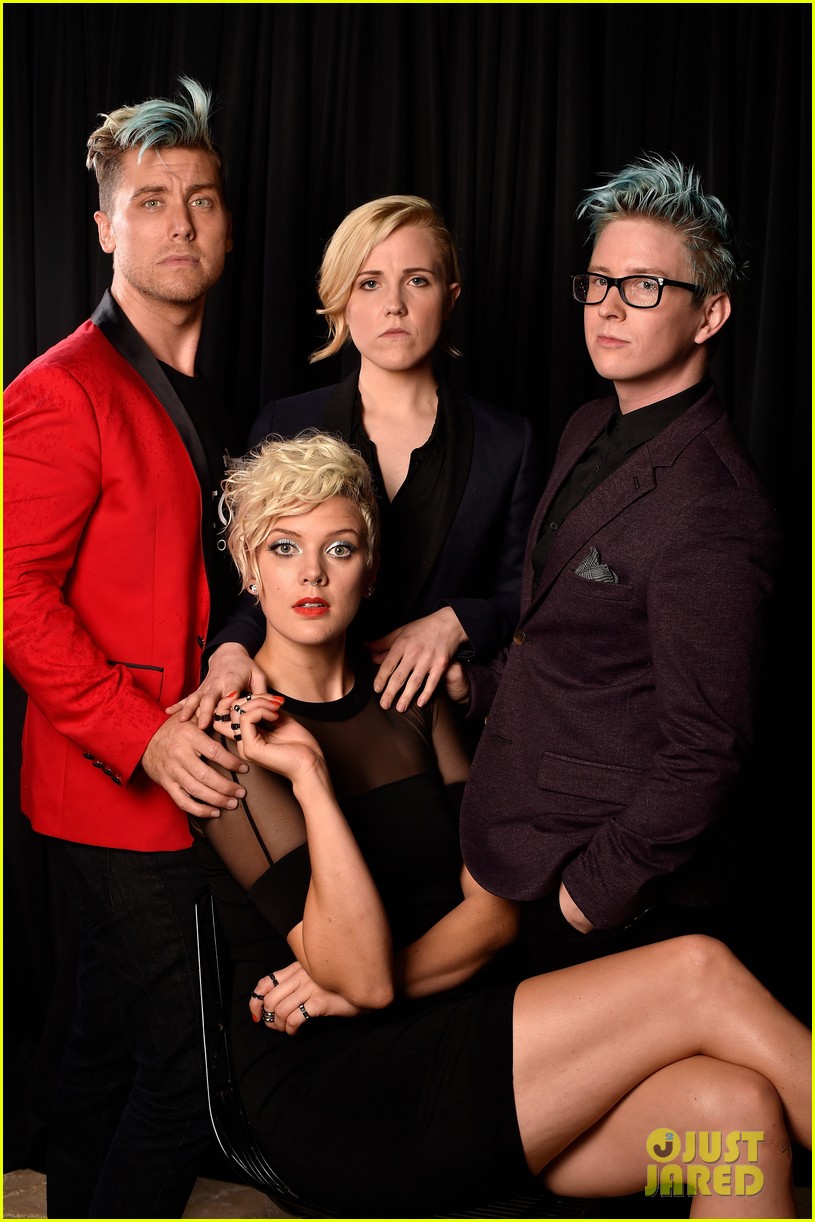 Ellen's Shirtless Gardener Billy Reilich Strips to His Speedo at Logo's ...