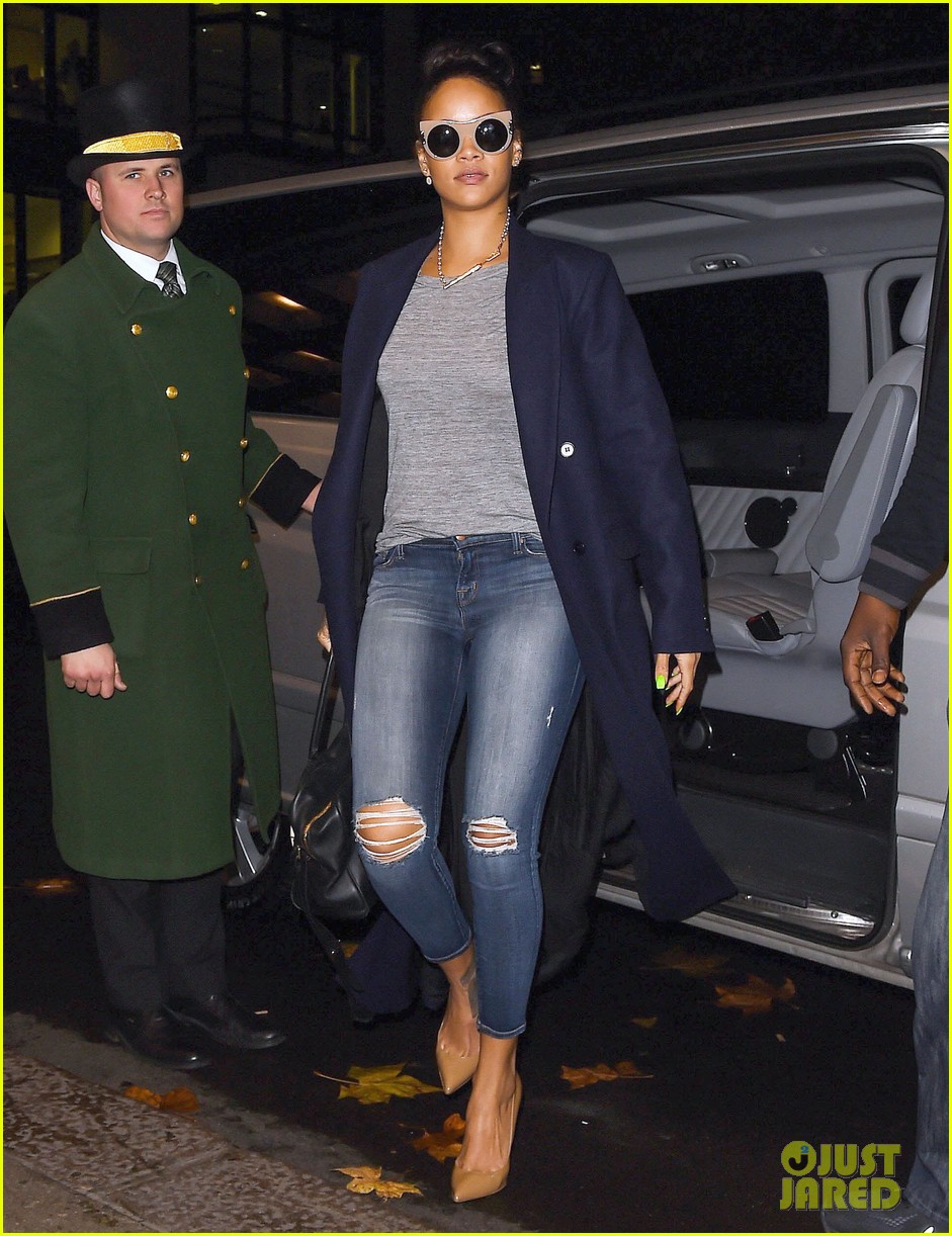 Rihanna May Have Accidentally Revealed She is Touring in 2015: Photo ...