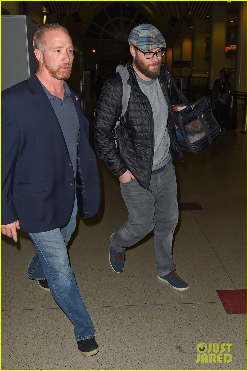 Seth Rogen Travels with New Bodyguard Amid Hackers' Threats: Photo ...