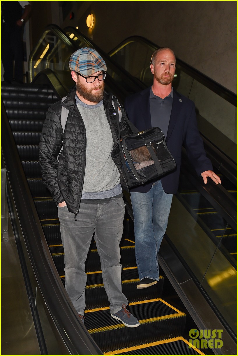 Seth Rogen Travels with New Bodyguard Amid Hackers' Threats: Photo ...