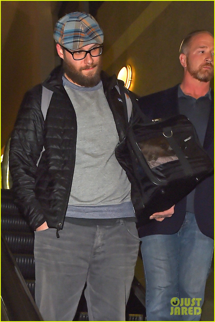 Seth Rogen Travels with New Bodyguard Amid Hackers' Threats: Photo ...