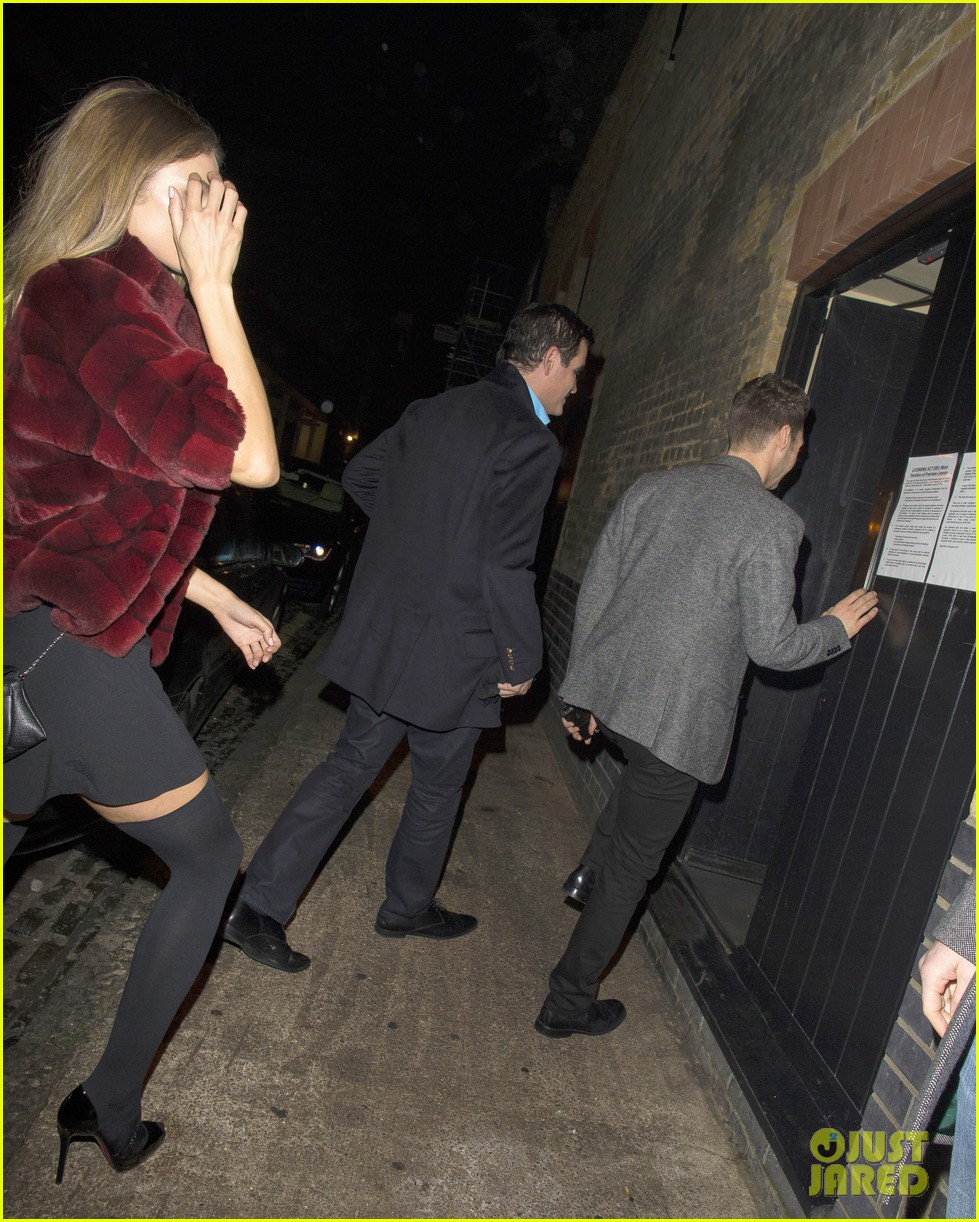 Ryan Seacrest Girlfriend Shayna Taylor Step Out In London For 