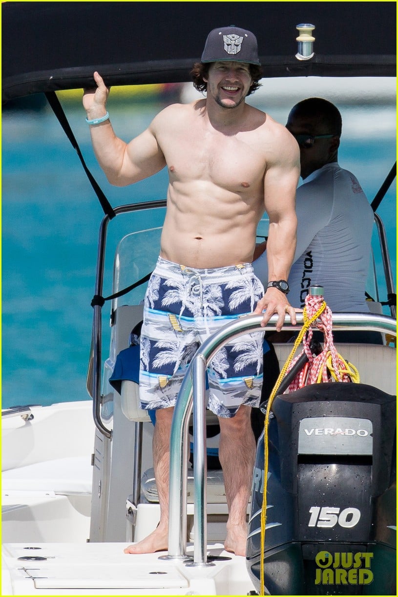 Mark Wahlberg Shows Off Ripped Shirtless Body in Barbados!: Photo ...