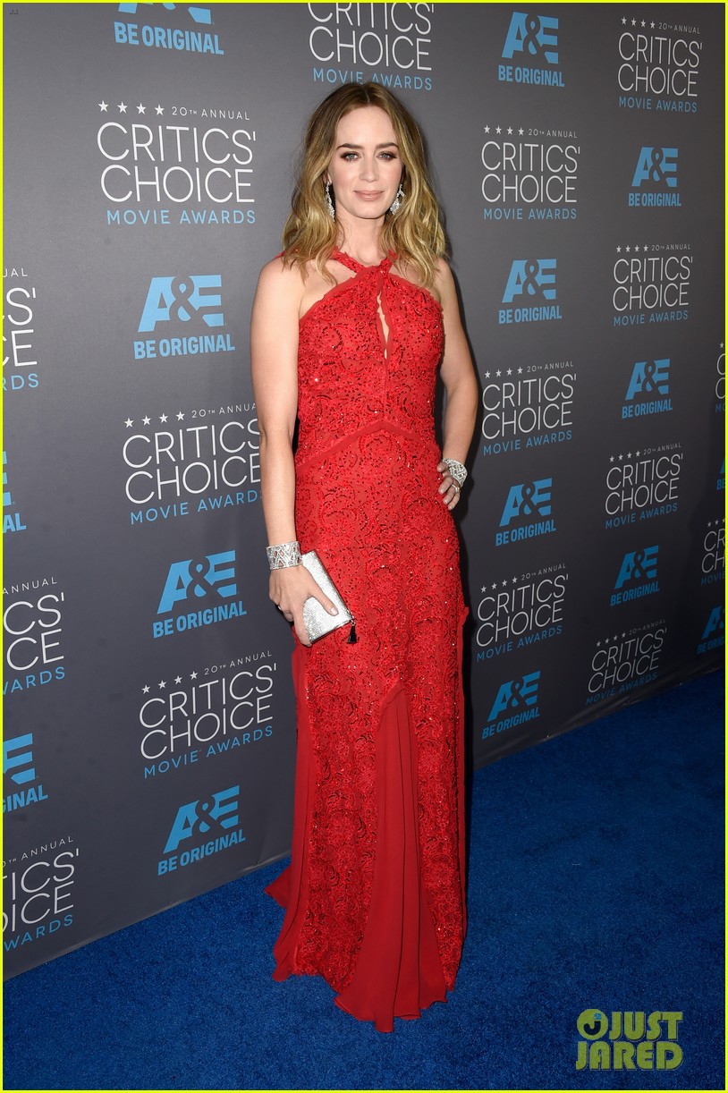 John Krasinski Crashes Emily Blunt’s Critics’ Choice Speech!: Photo ...