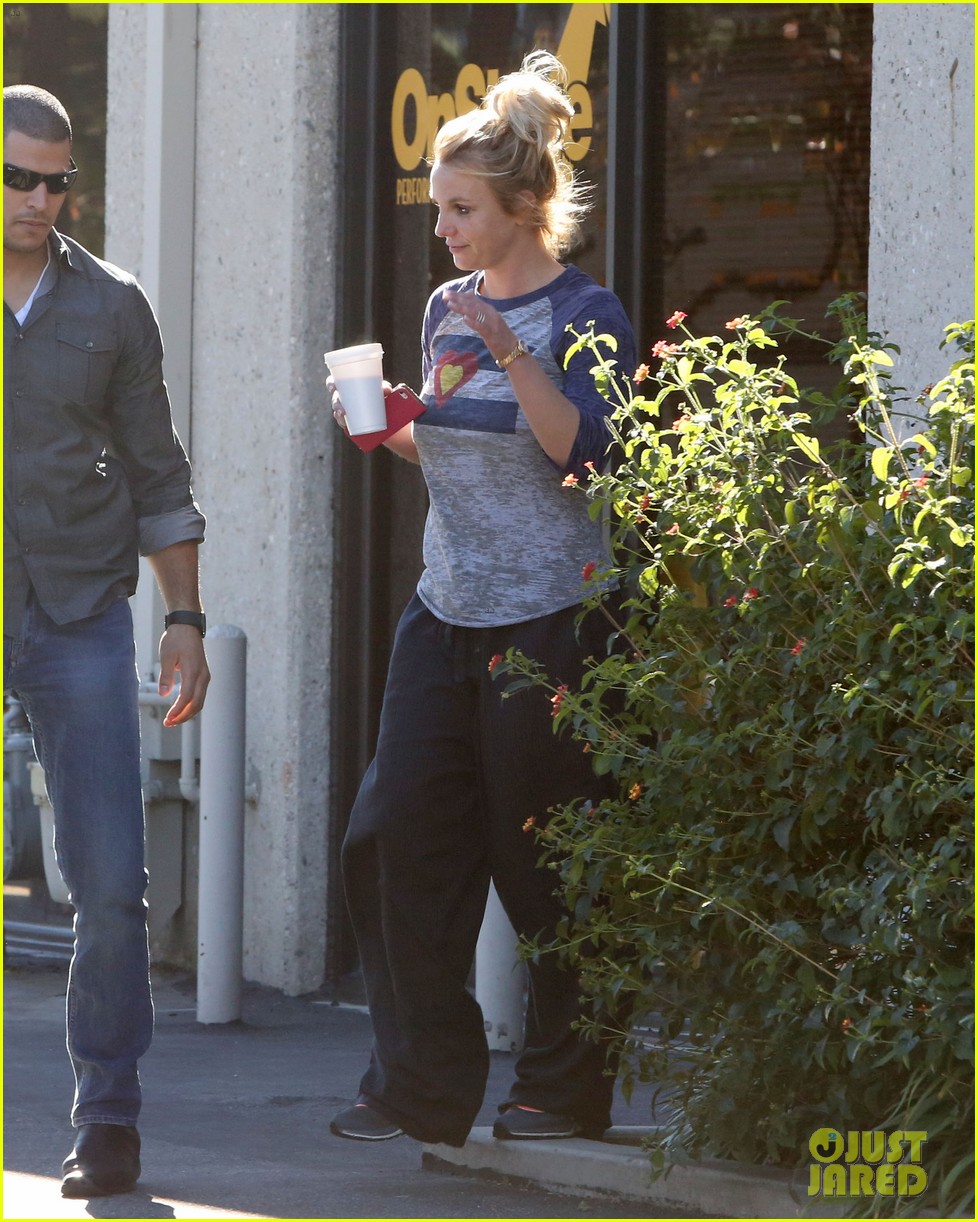 Britney Spears Hits Dance Studio During Two Week Twitter Break: Photo ...