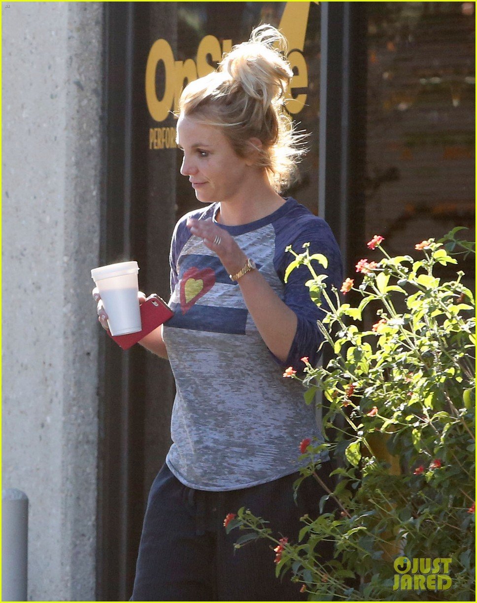 Britney Spears Hits Dance Studio During Two Week Twitter Break: Photo ...