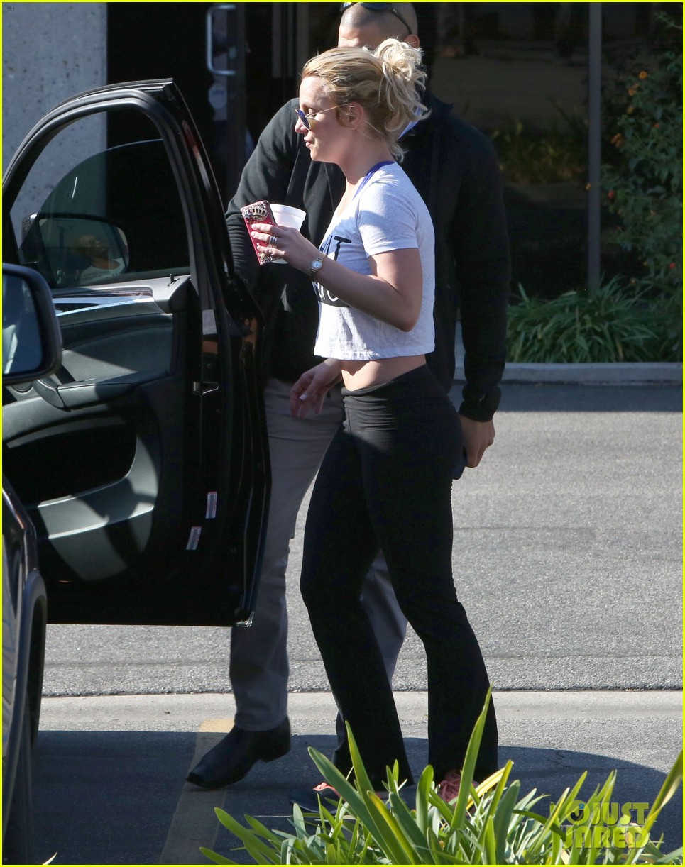 Britney Spears Flashes Rock Hard Abs After Dance Rehearsal: Photo ...