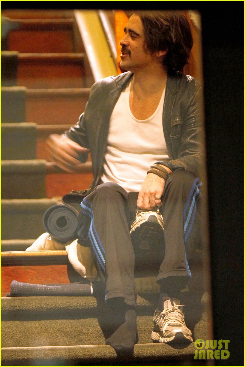 Colin Farrell Keeps Long Hair in Headband for Yoga Class: Photo 3272101 ...
