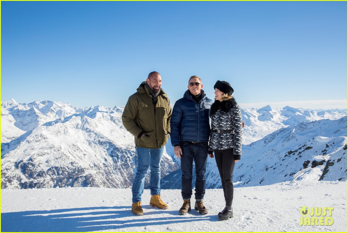 Daniel Craig Brings 'Spectre' to the Snowy Alps!: Photo 3274202 ...
