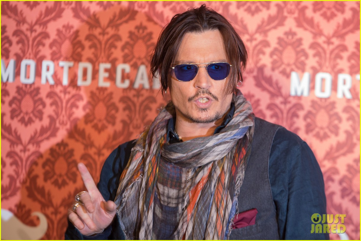Johnny Depp Rocks Colorful Scarf at 'Mordecai' Berlin Photo Call: Photo ...