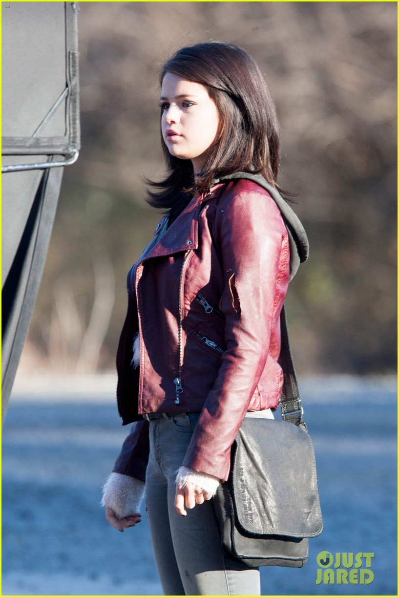 Selena Gomez Gets Asked to Prom In Epic Lip-Sync Video - Watch Now ...