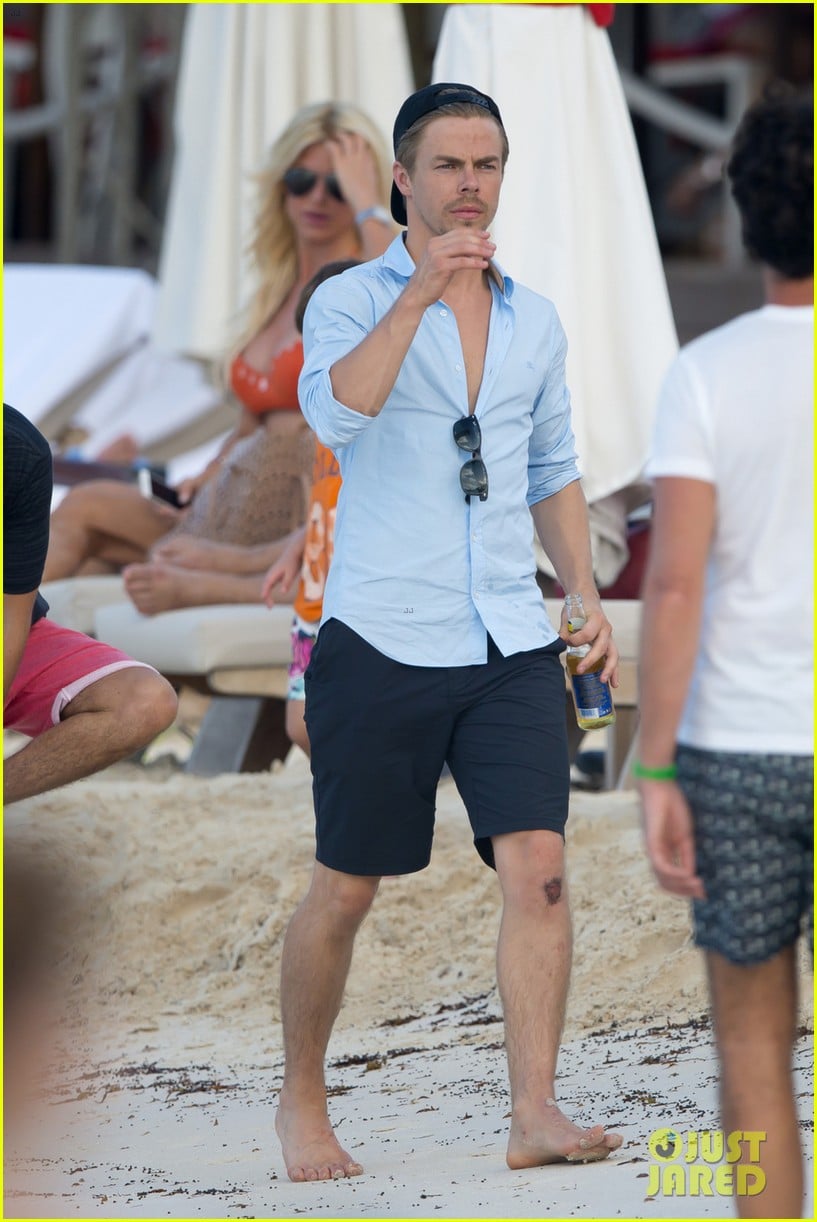 Derek Hough Gets Cozy in St. Barts with Mystery Brunette: Photo 3271609 ...