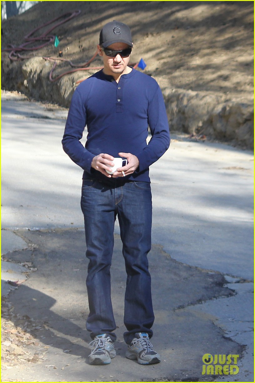Photo: jeremy renner suits up hawkeye reshoots 04 | Photo 3275384 ...