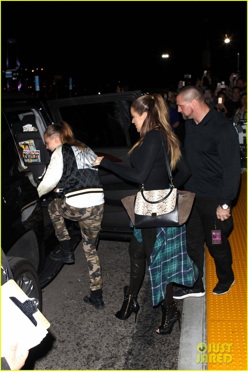 Kim Kardashian Flaunted Major Cleavage for Girls' Night Out: Photo ...