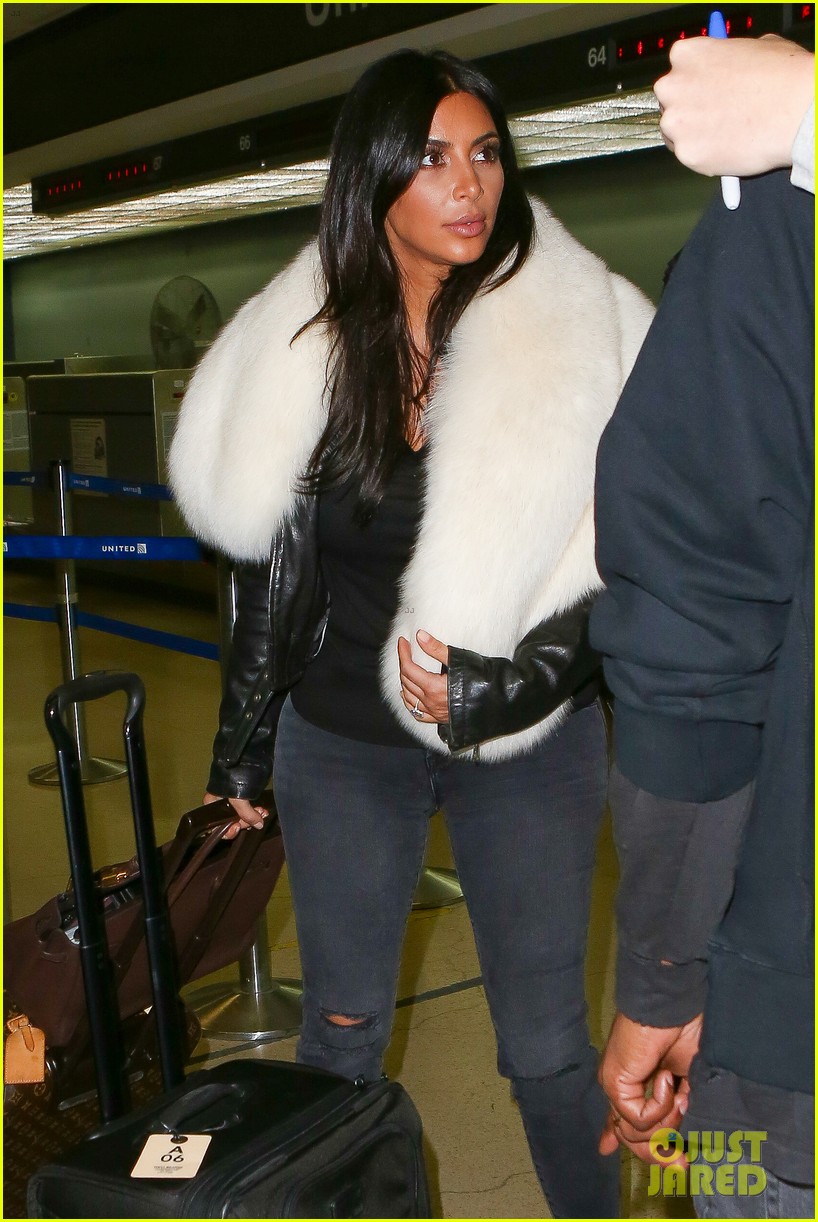 Kim Kardashian & Kanye West Fly the Skies to NYC Together: Photo ...