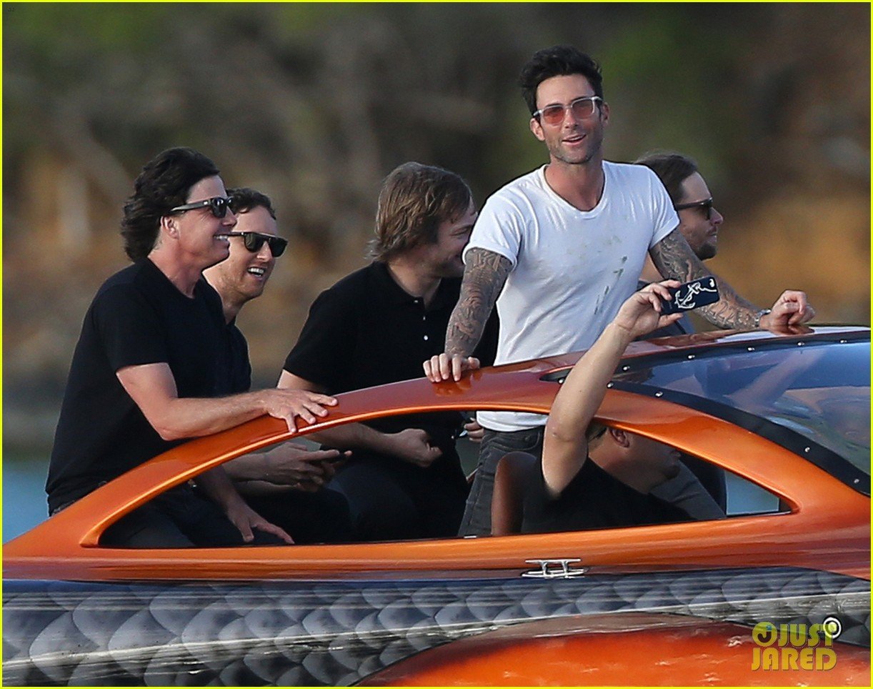 Adam Levine Films Video with the VS Angels in Puerto Rico!: Photo ...