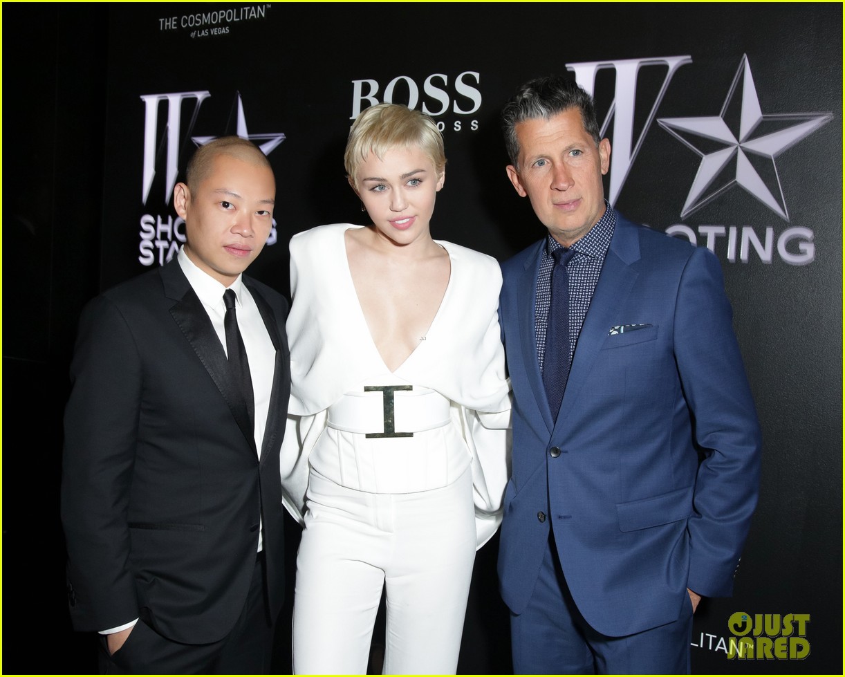 Miley Cyrus & Hailee Steinfeld Are White Hot at Shooting Stars Exhibit ...