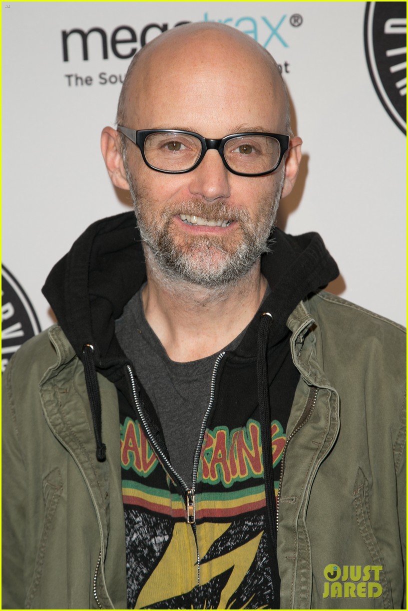 Gavin Rossdale & Ester Dean Hit the Red Carpet for Guild of Music ...