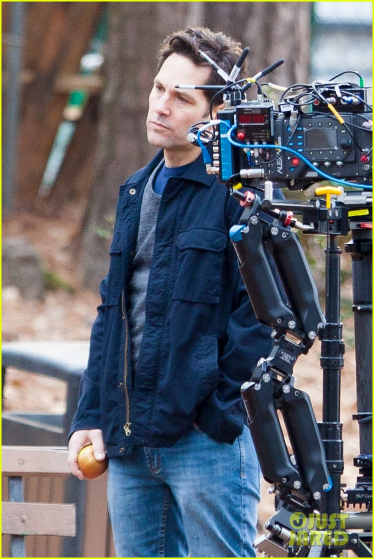 Paul Rudd Looks Horrified By His Snack On Set: Photo 3287035 | Paul ...