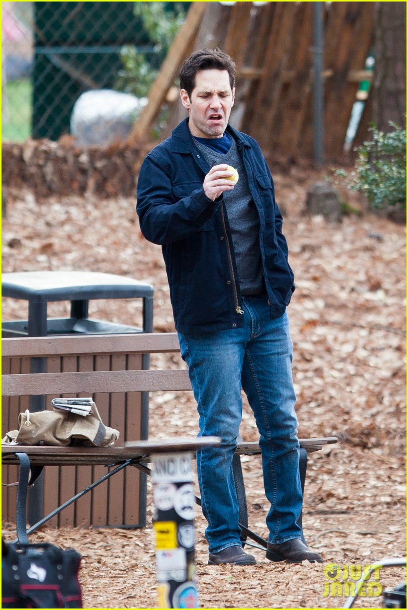 Paul Rudd Looks Horrified By His Snack On Set: Photo 3287040 | Paul ...