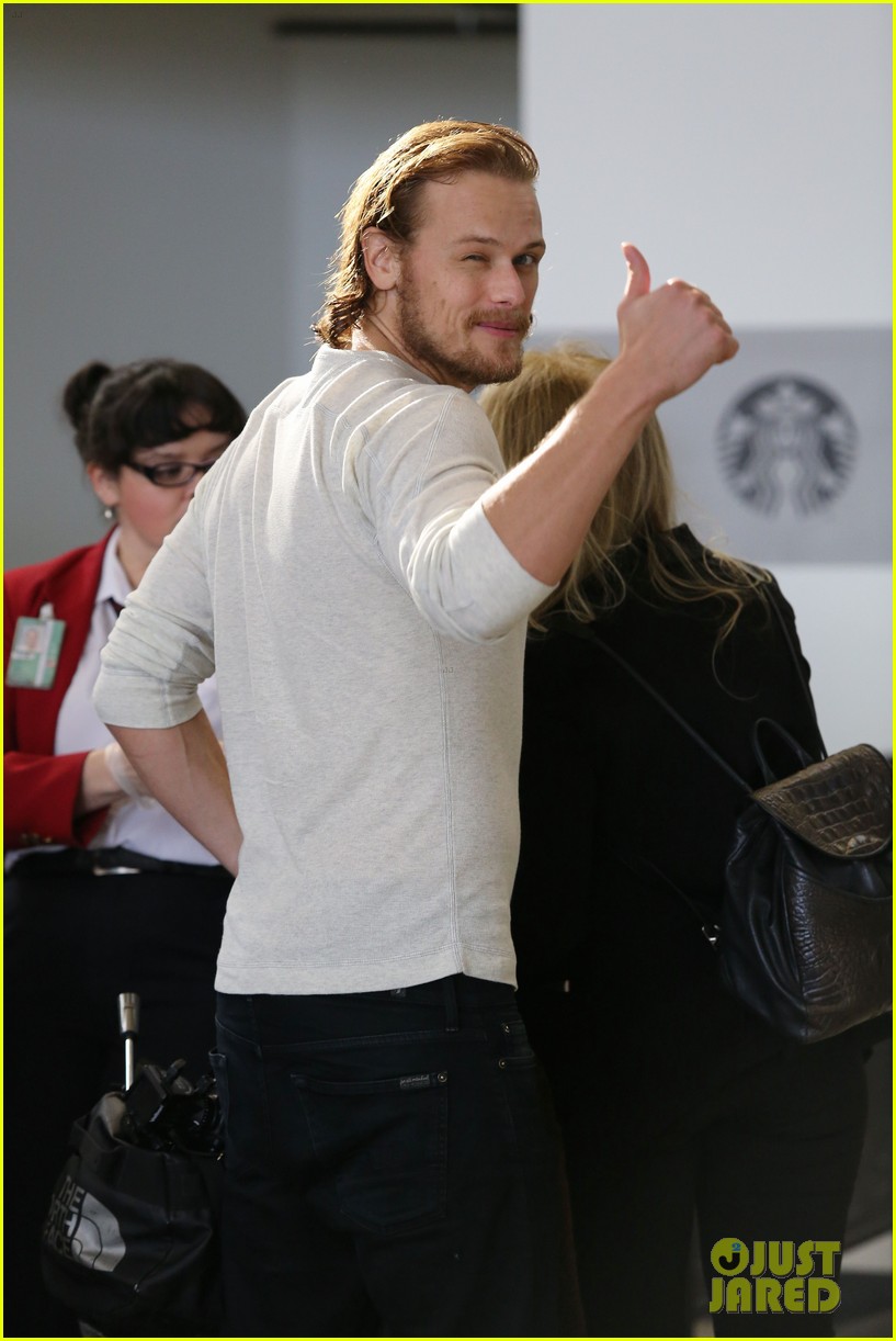 Outlander's Sam Heughan Flies Out of Town Looking Swoon-Worthy!: Photo ...
