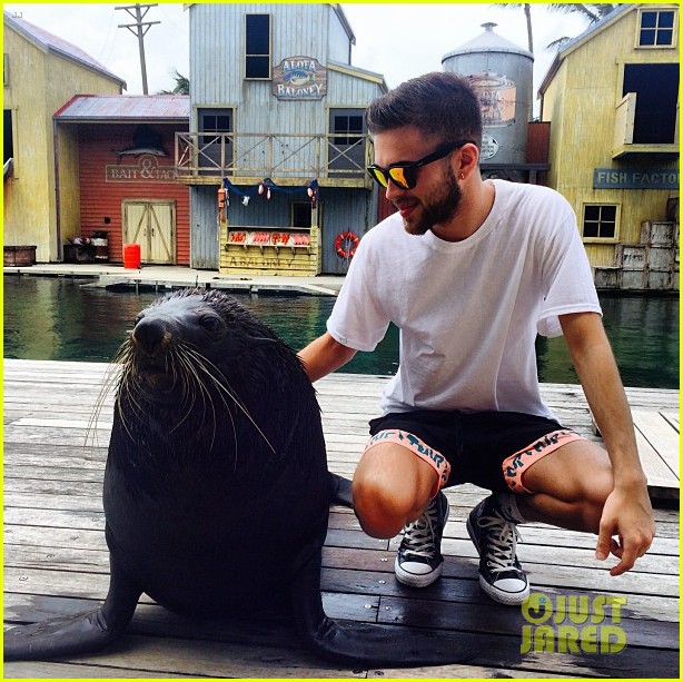 Sam Smith Twerks Like Nicki Minaj, Gets Affectionate with Boyfriend ...