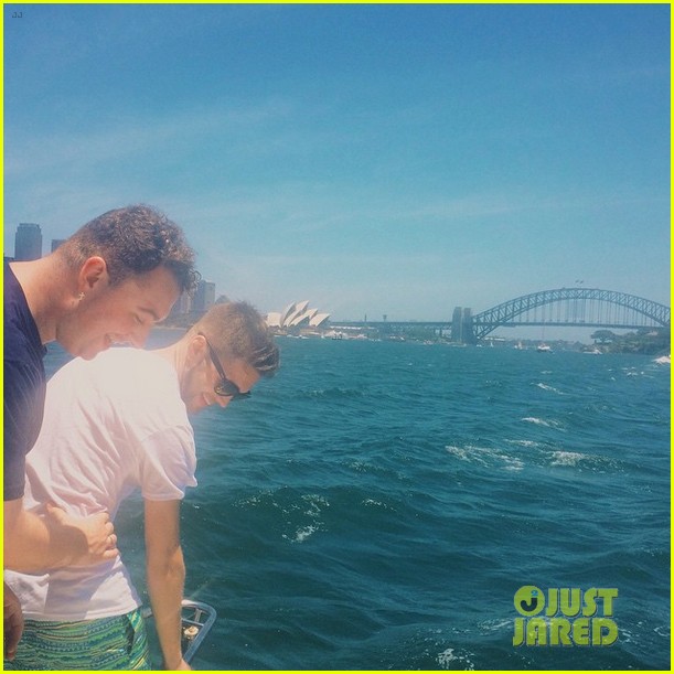 Sam Smith Twerks Like Nicki Minaj, Gets Affectionate with Boyfriend ...